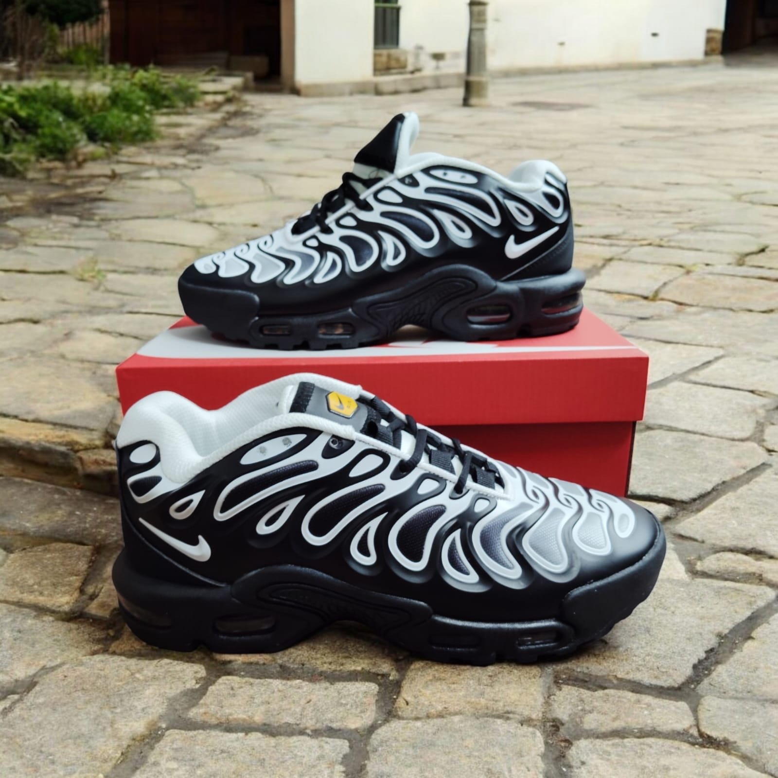 First Copy Nike Airmax Plus Drift shoes with free shipping