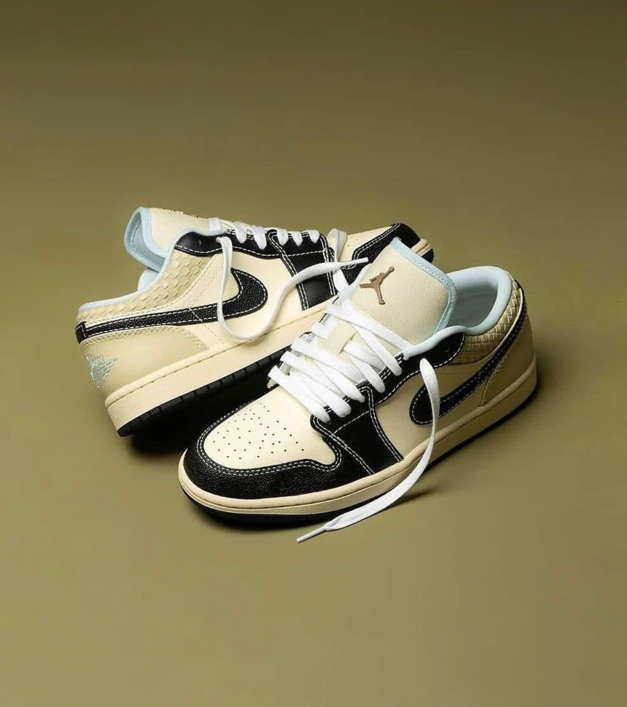 First copy NIKE AIR JORDAN 1 LOW COCONUT MILK BLACK MUSLIN sneakers