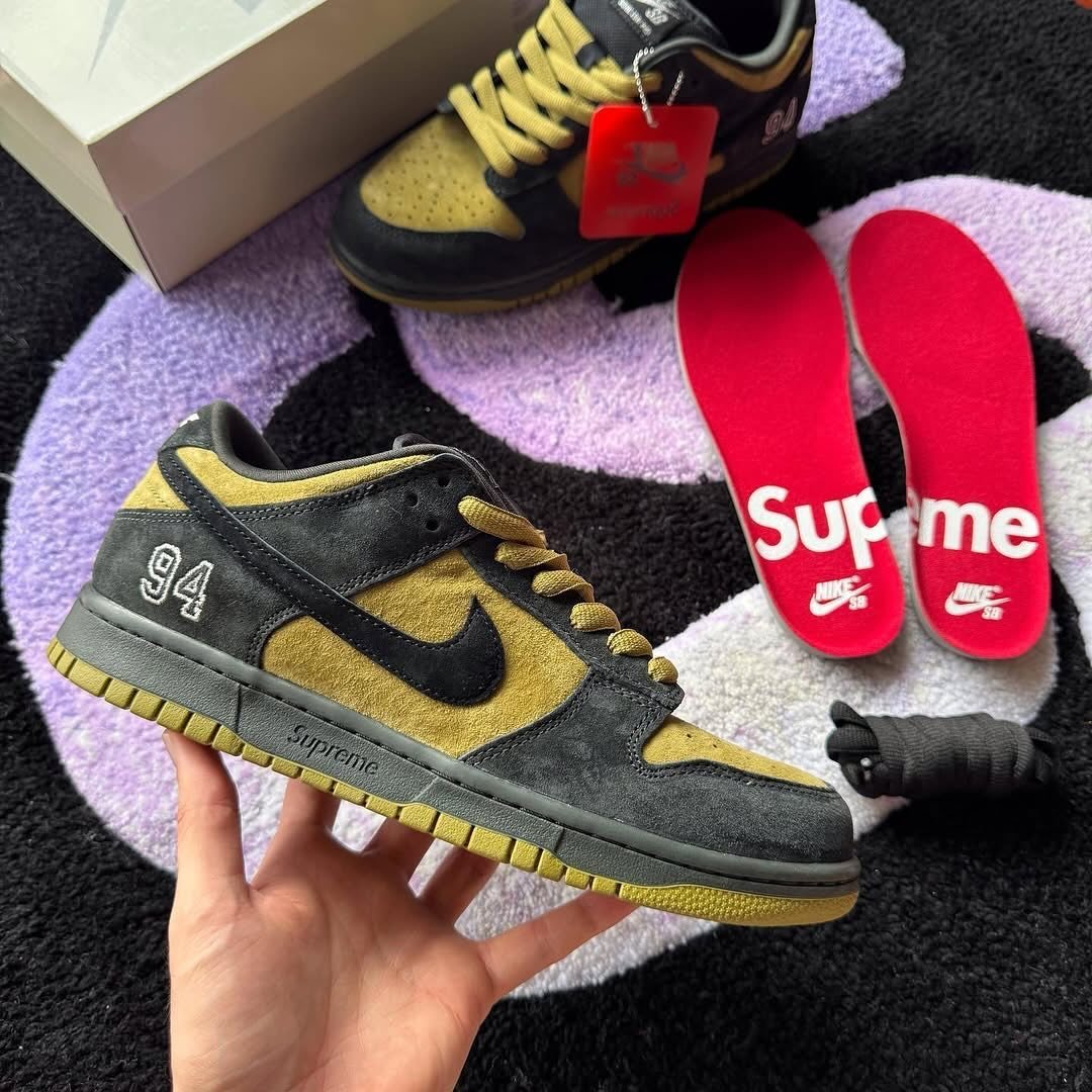 Supreme x Nike SB Dunk Low Camper Green